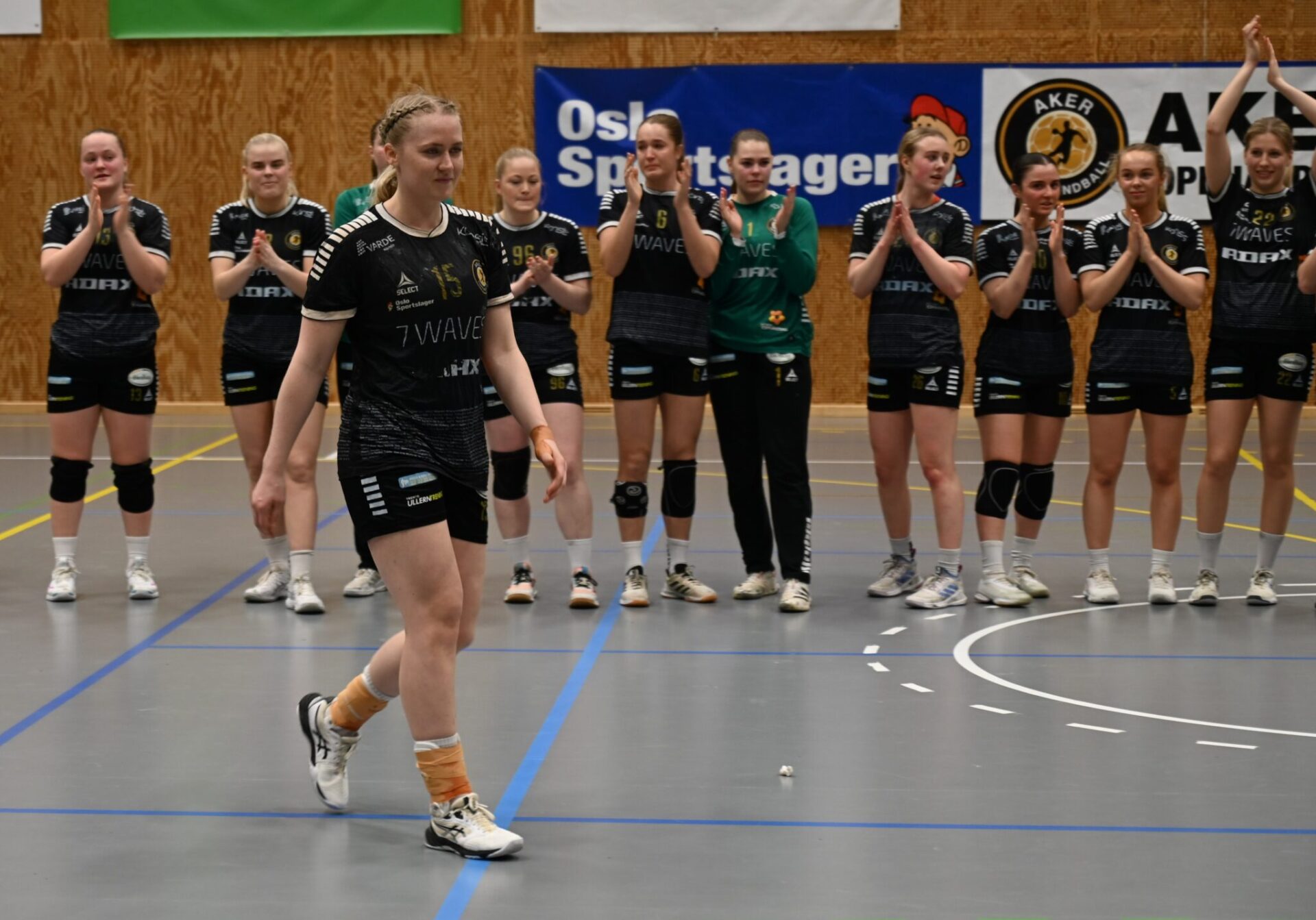 Tusen Tusen Takk!! – Aker